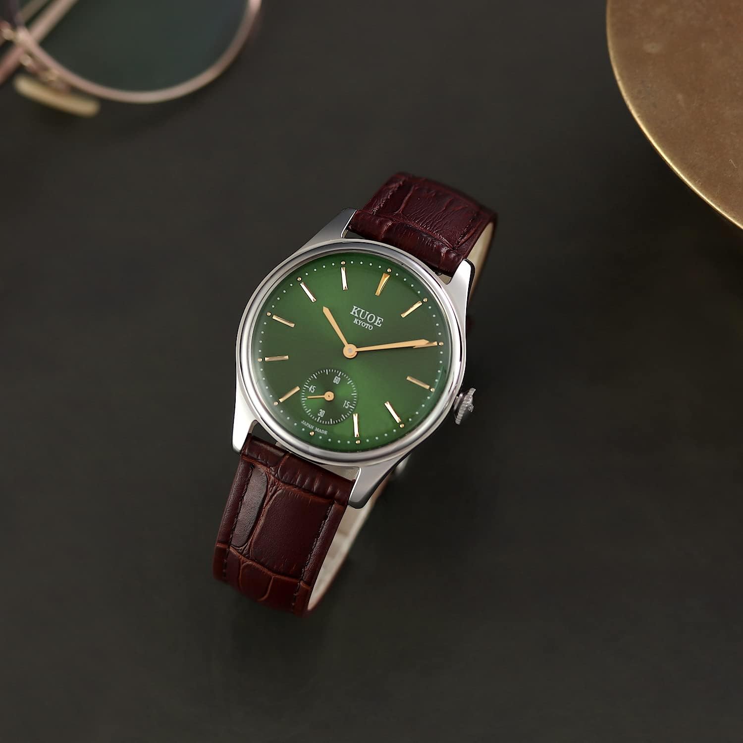 KUOE腕時計はダサいのか？評判と魅力に迫る：職人技が光る、京都発の腕時計 - GRACIOUS PARTNER